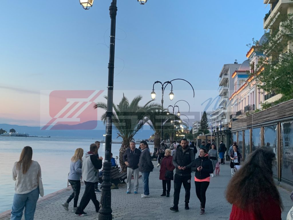 Κορωνοϊός: Αυξημένη κίνηση στη παραλία της Χαλκίδας λόγω καλοκαιρίας ...
