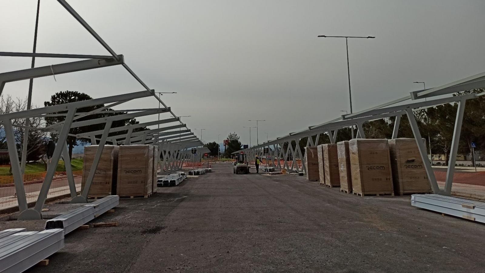 Ετοιμάζεται ο μεγαλύτερος υβριδικός σταθμός φόρτισης ηλεκτρικών ...