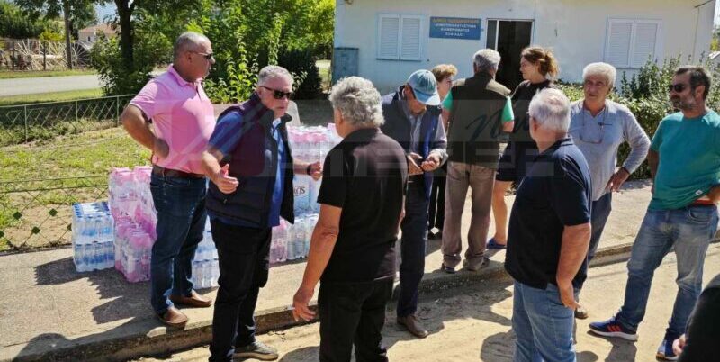 Κίνηση ανθρωπιάς από τη Ν.Ε ΠΑΣΟΚ Φθιώτιδας - Μοίρασε τρόφιμα και νερά ...