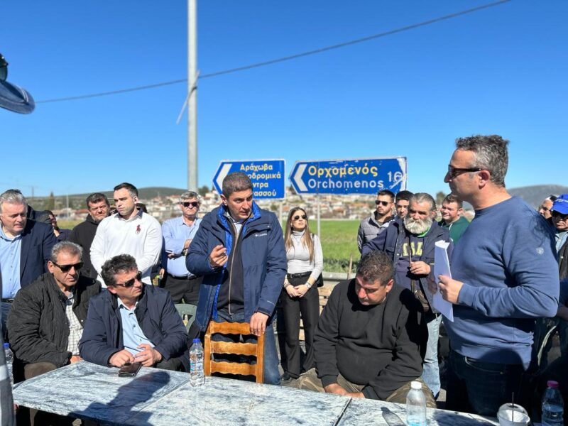 Στο μπλόκο του Κάστρου Βοιωτίας ο Αυγενάκης - Τι συζήτησε με τους ...